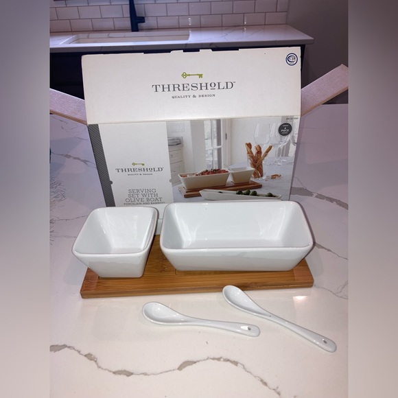 Threshold | Dining | Nwt Nib Threshold 6 Pc Serving Set Porcelain Olive ...
